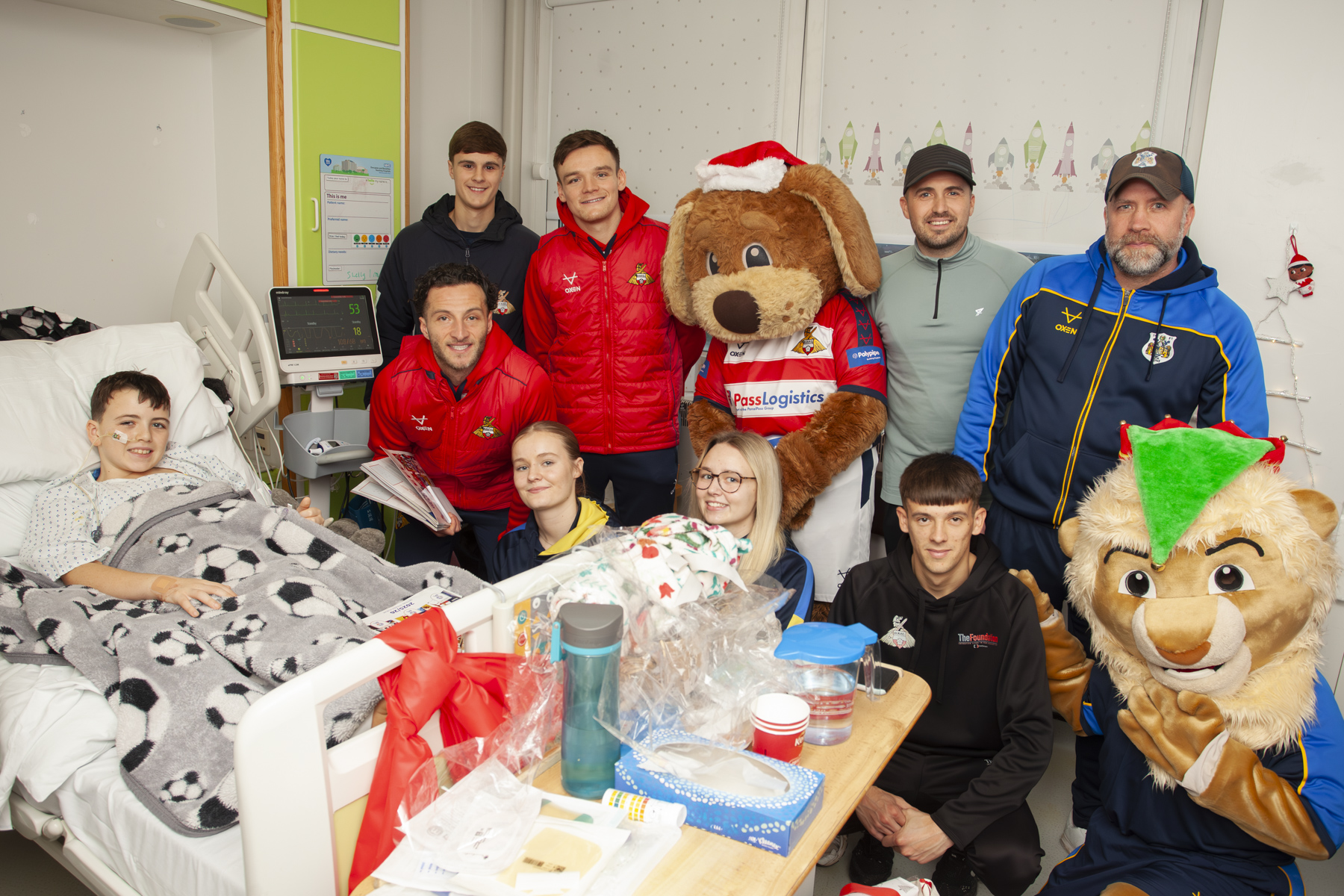 Doncaster Rovers spread festive cheer with Children’s Ward visit ...